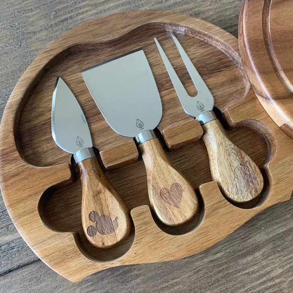 Disney | Dining | Disney Mickey And Minnie Mouse Cheese Board Set ...